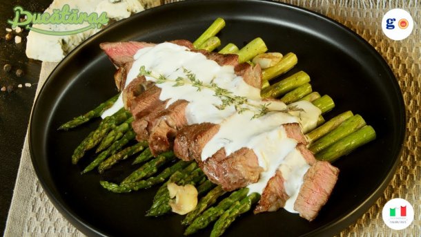 Antricot de vită cu sos gorgonzola și sparanghel | Retete culinare ...