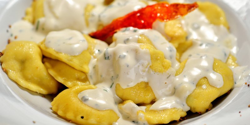 Ravioli quattro formaggi cu sos Gorgonzola | Paste si pizza | Culinar.RO