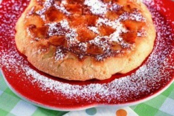 Mega clatita cu mere | Clatite | Culinar.RO