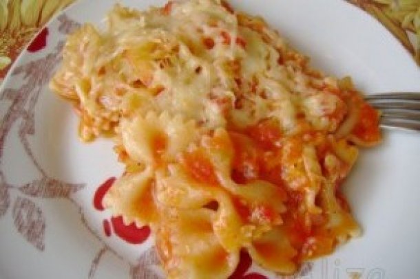 Farfalle cu sos de rosii si verdeata, la cuptor | Paste si pizza ...