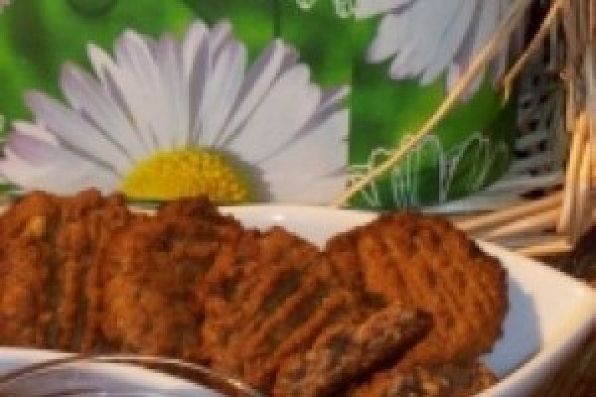 Fursecuri cu nuca si lamaie monti | Piscoturi, biscuiti, pesmeti ...