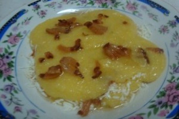 Mamaliguta cu branza si sunca | Preparate cu mamaliga | Culinar.RO