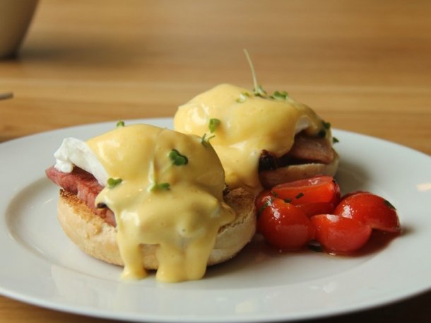 Oua Benedict | Aperitive cu oua | Culinar.RO