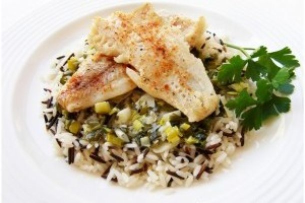 File de cod cu orez si verdeturi | Mancaruri cu peste | Culinar.RO