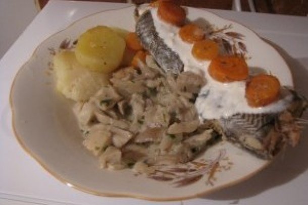 Merluciu cu legume la cuptor | Mancaruri cu peste | Culinar.RO