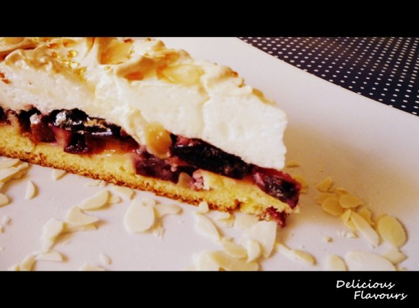 Tarta de toamna cu prune si bezea | Prajituri | Culinar.RO