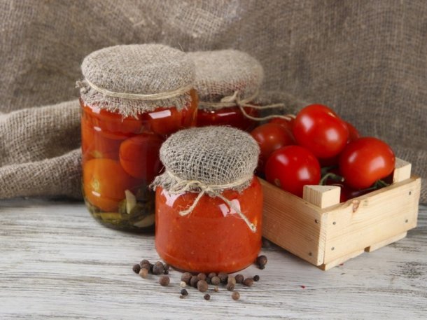 Rosii conservate cu usturoi si busuioc | Conserve de iarna | Culinar.RO