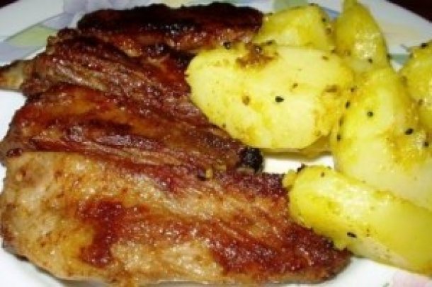Costite de porc la cuptor cu cartofi bombay | Mancaruri cu carne ...
