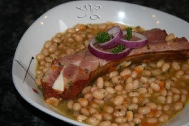 Fasole cu coaste afumate | Mancaruri cu carne | Culinar.RO