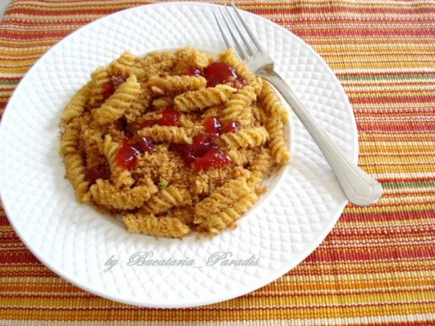 Paste (rotini) cu pesmet si zahar | Budinci | Culinar.RO