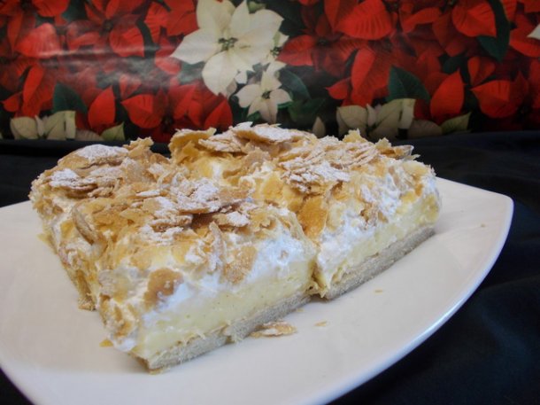 Cremsnit cu foi facute in casa | Prajituri | Culinar.RO