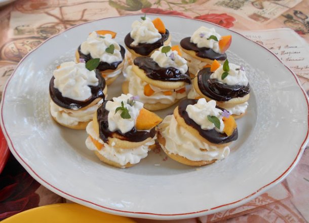 Indiene cu piersici si mascarpone | Prajituri | Culinar.RO