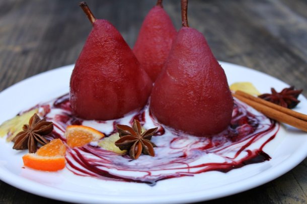 Pere posate in vin | Dulciuri | Culinar.RO