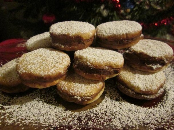 Islere cu crema de ciocolata | Piscoturi, biscuiti, pesmeti, fursecuri ...