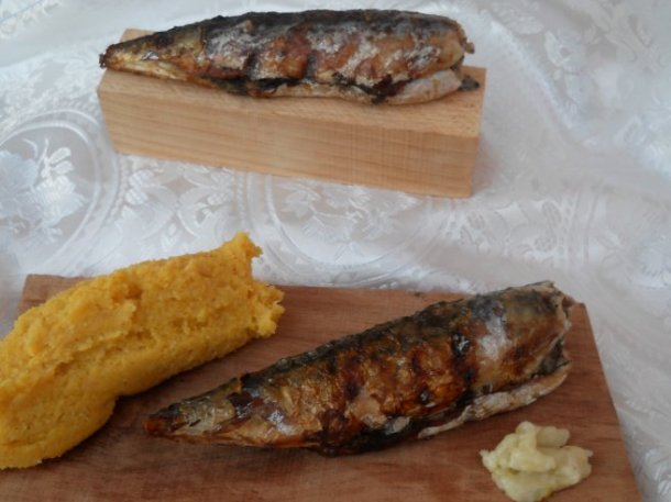 Macrou la gratar | Mancaruri cu peste | Culinar.RO