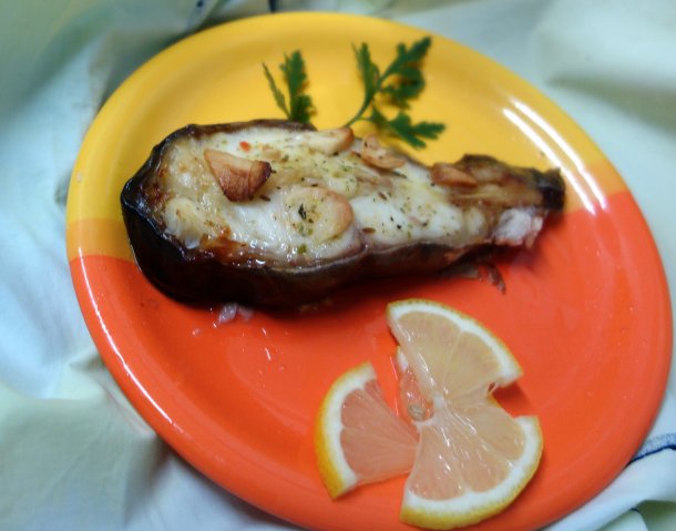 Peste copt cu ierburi aromate | Mancaruri cu peste | Culinar.RO