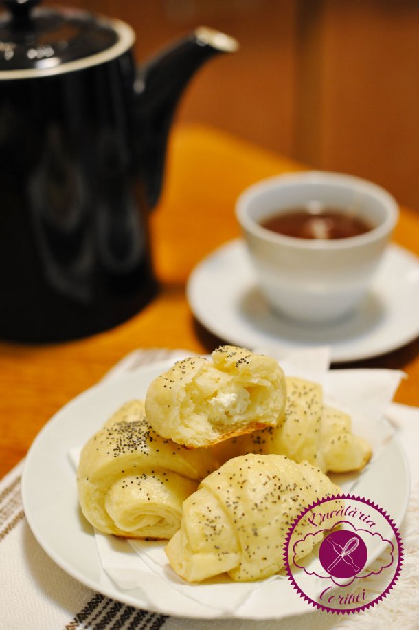 Cornuri cu unt | Aluaturi | Culinar.RO