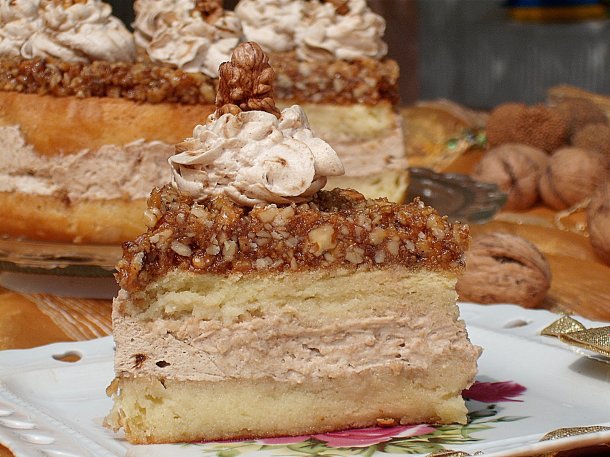 Prajitura cu piure de castane si crusta de nuci | Torturi | Culinar.RO