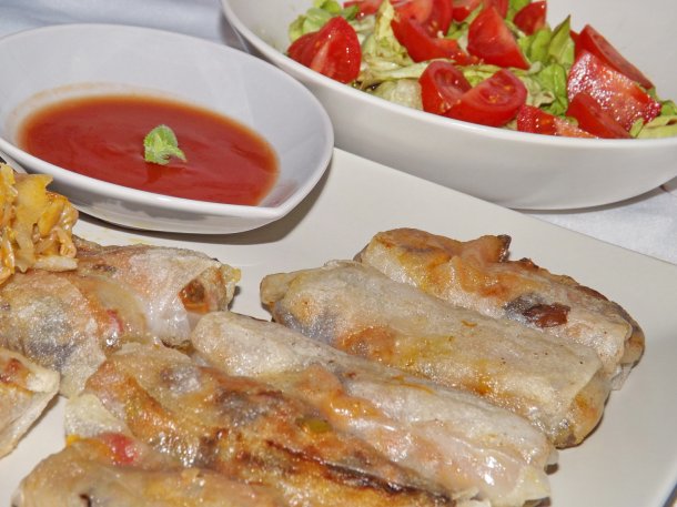 Pachetele de primavara cu foi de orez | Aperitive cu legume | Culinar.RO