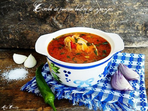 Ciorba de pui cu bulion de zarzare | Ciorbe | Culinar.RO